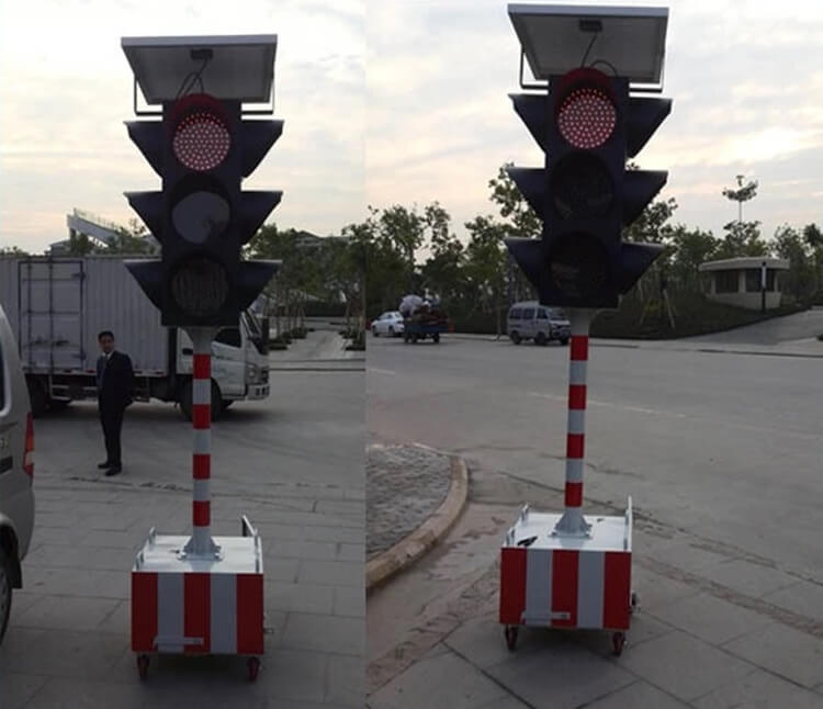 B Type 4 Sides 2.5M Easy Installation Mobile Solar Powered Traffic ...
